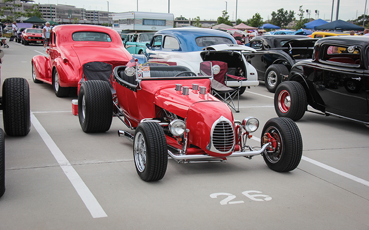 Cross Steering vs. Traditional Steering