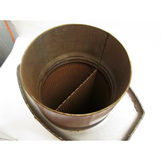 Garage Sale - Dynatech 776-14402 Oval Split Flow Muffler, 4 Inch